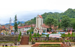 Nhà thờ đá Sapa | Địa điểm checkin của giới trẻ có gì? - MOTOGO